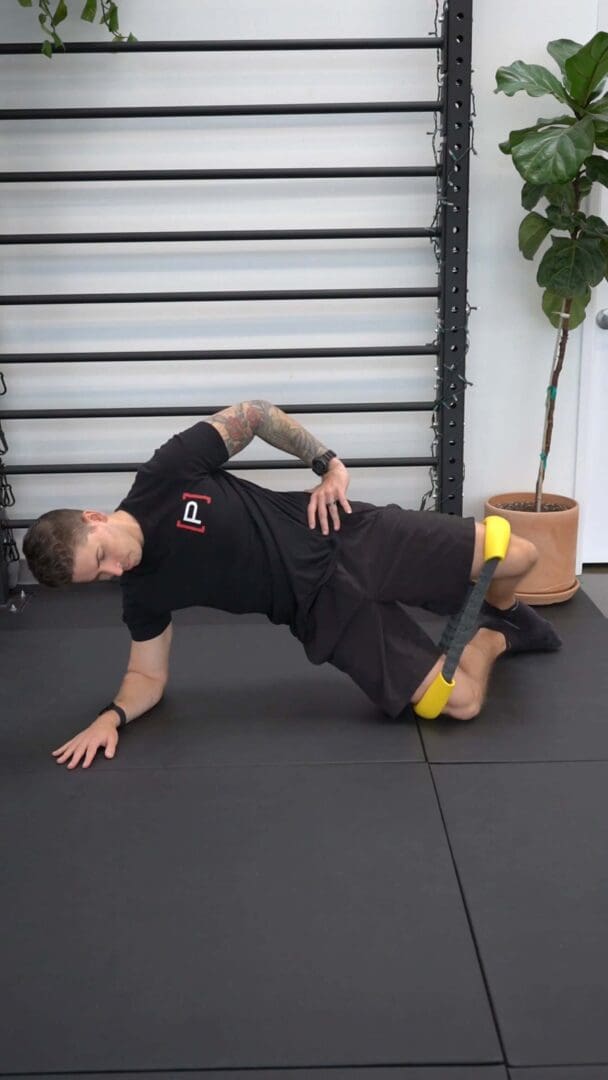 Side Plank - On Knees, Clam, Band - [P]rehab