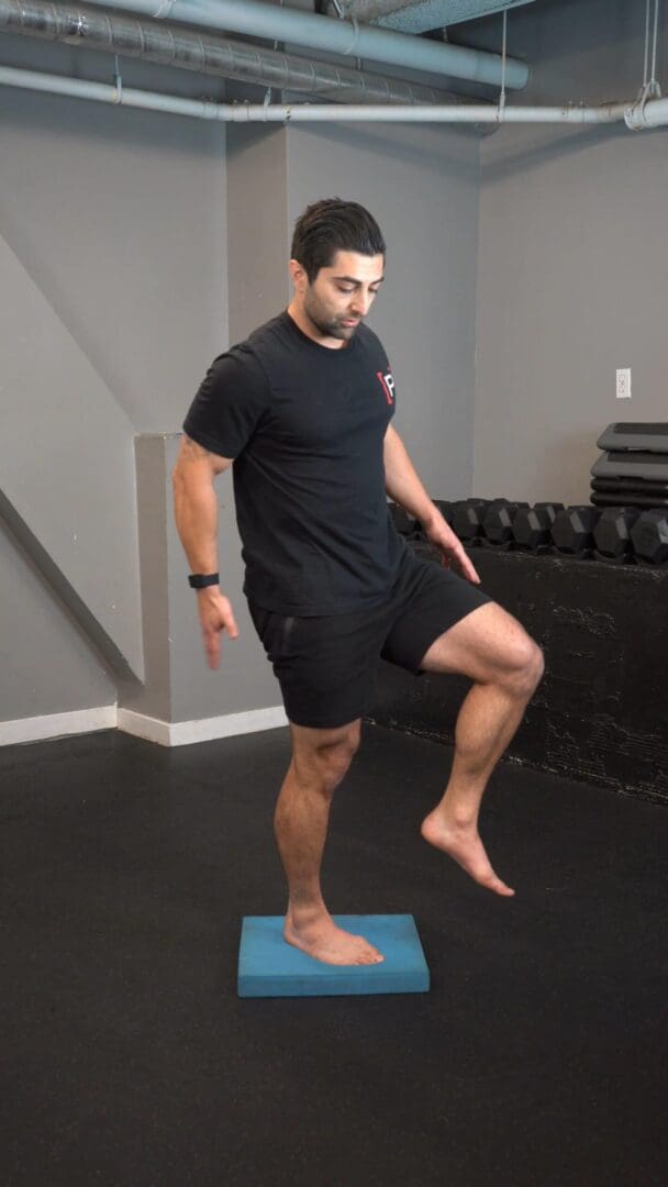Single Leg RDL - Foam Pad - [P]rehab